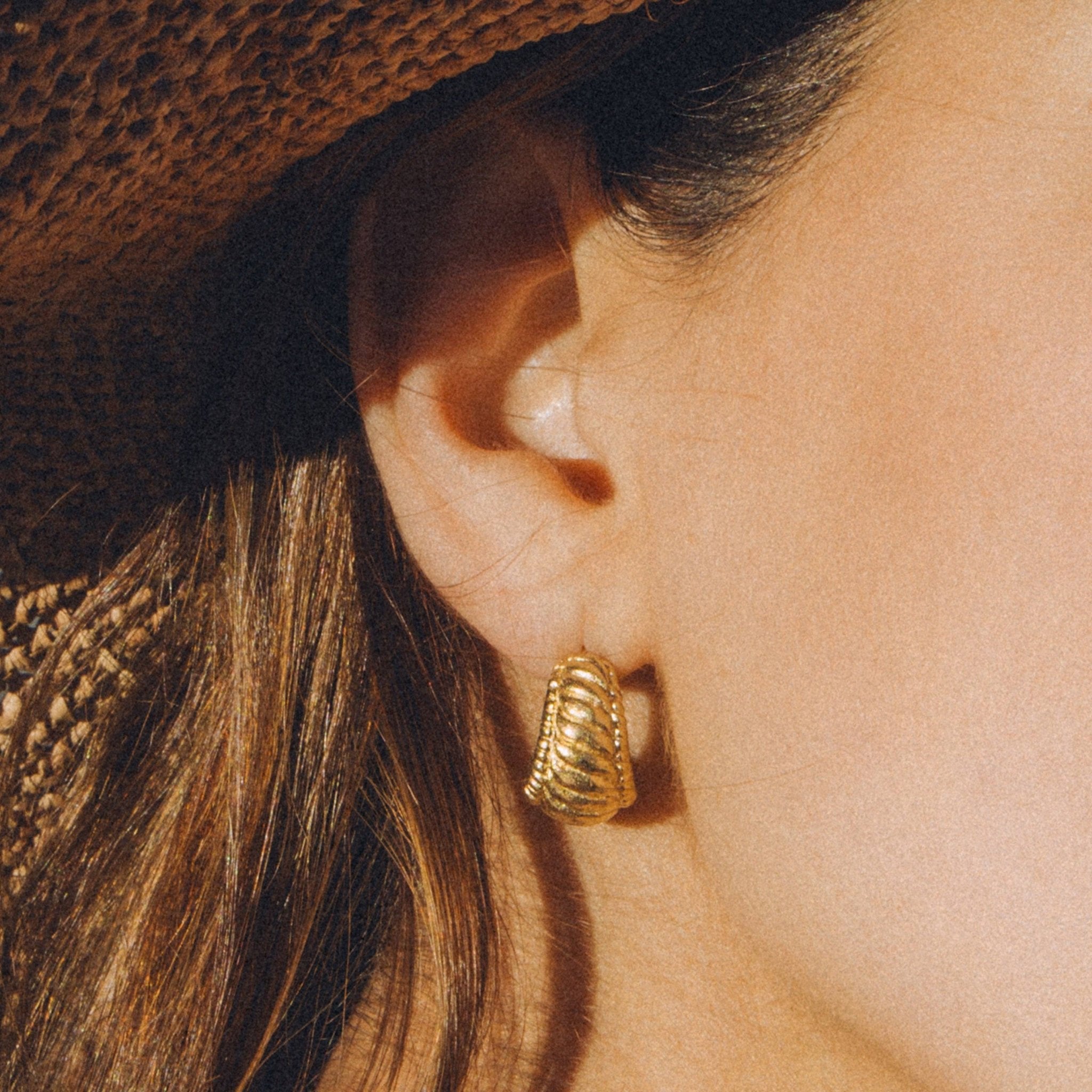 Waterproof gold earrings store